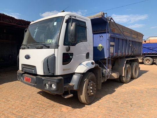 2011 Ford 2628 6x4 - Camiones volquete | Elebbre Mercado